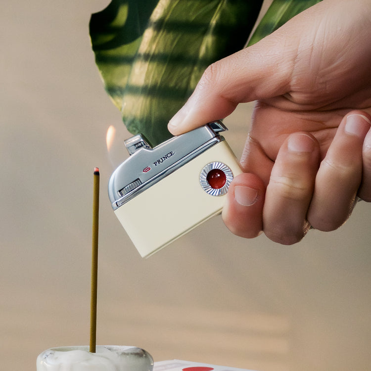 Prince Dolphin Lighter | Topdrawer